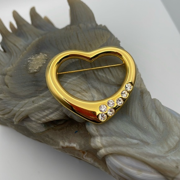 unbranded | Jewelry | Heart Brooch | Poshmark